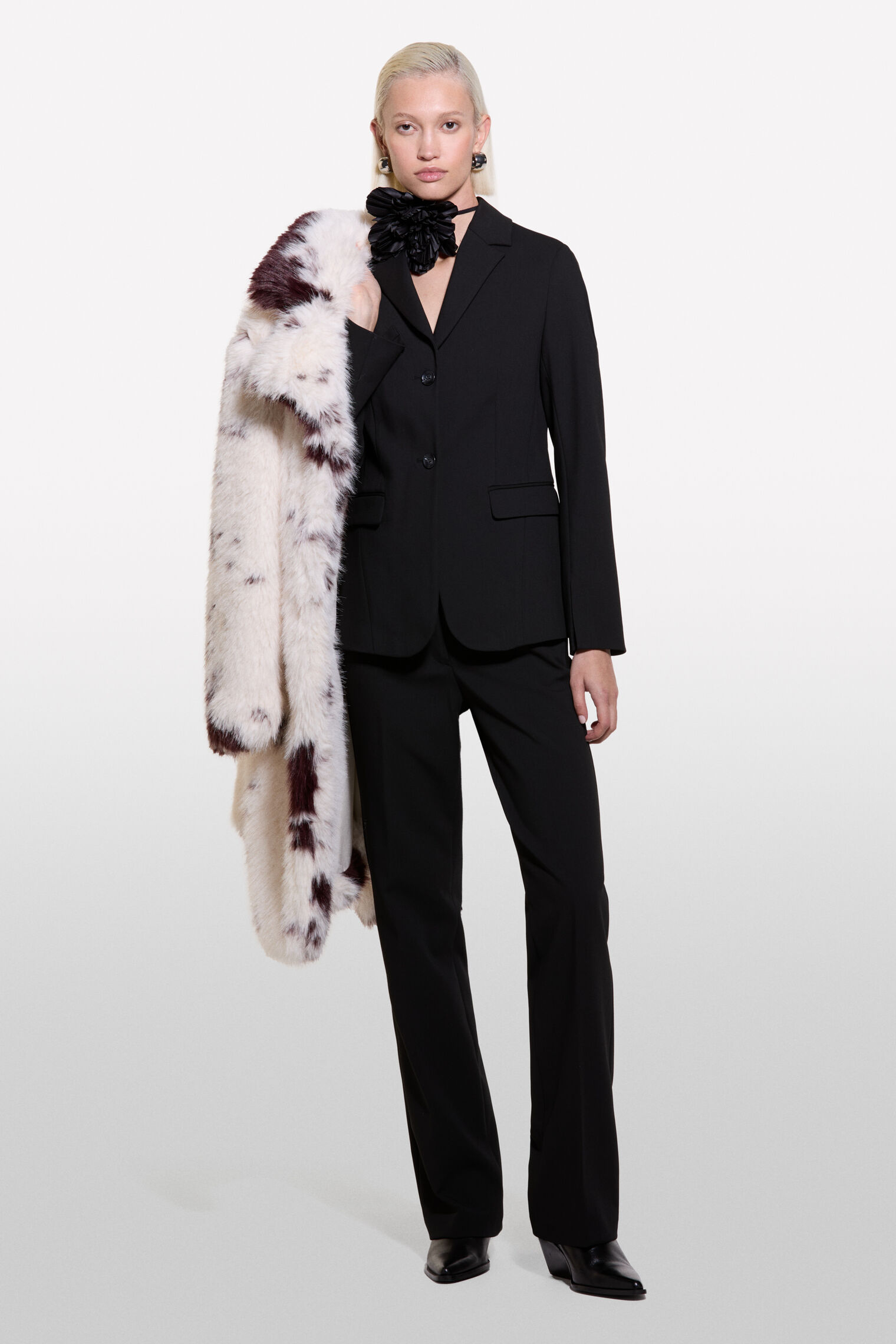 Women's Pants Suits: Elegant and Formal Outfits | Sisley