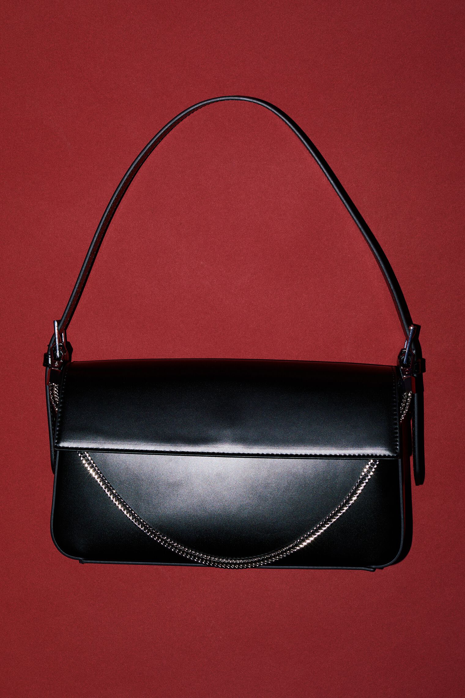 Women's Bags in leather and fabric by Sisley