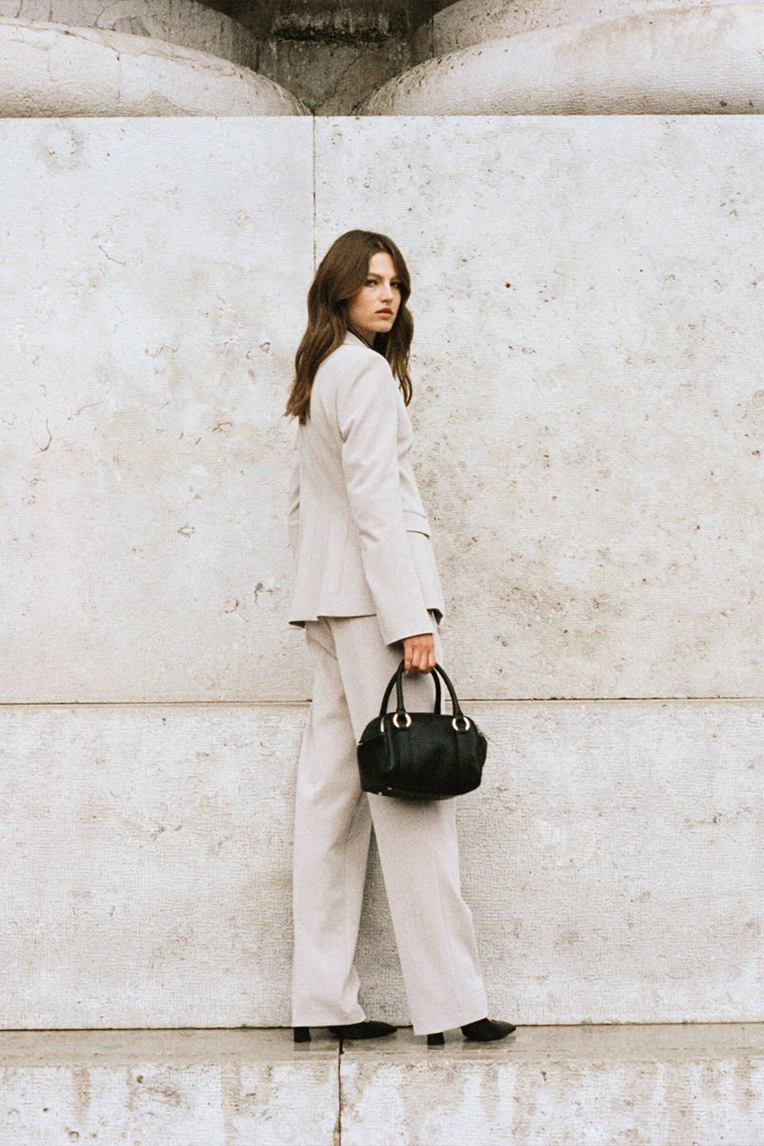 Women's Pants Suits: Elegant and Formal Outfits | Sisley