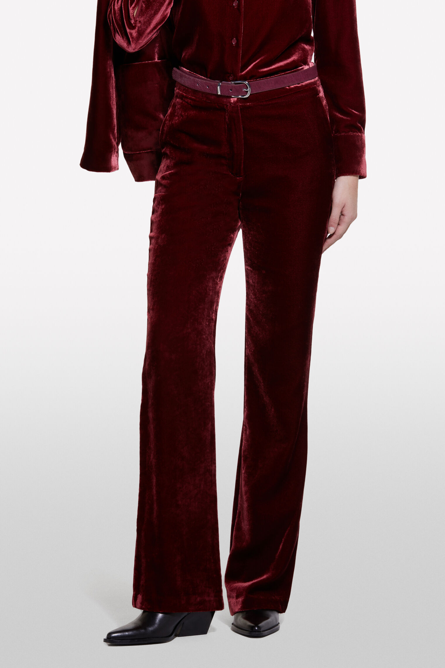 Women's Pants Suits: Elegant and Formal Outfits | Sisley