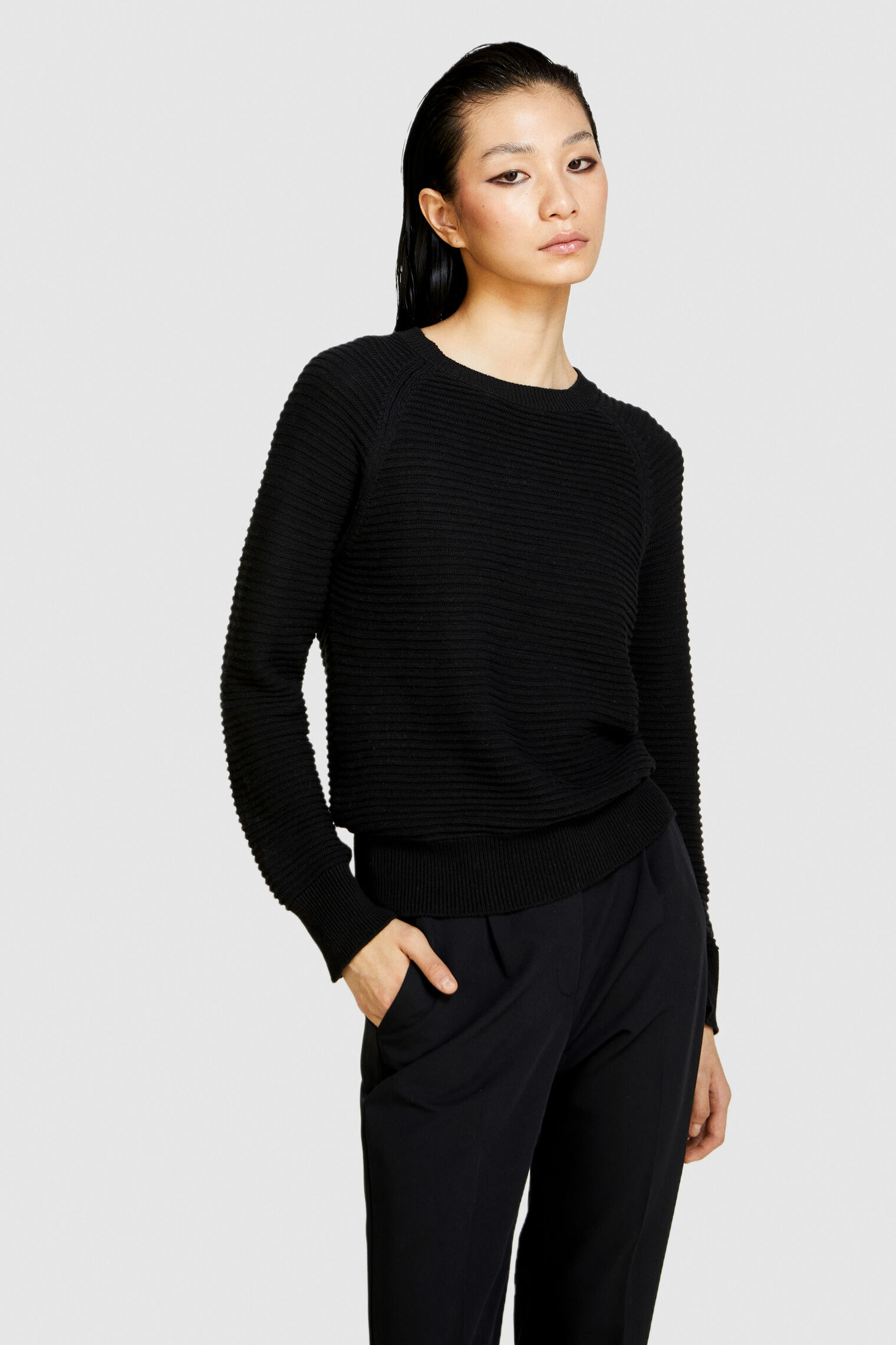 Women's knitwear: elegant sweaters and jumpers | Sisley