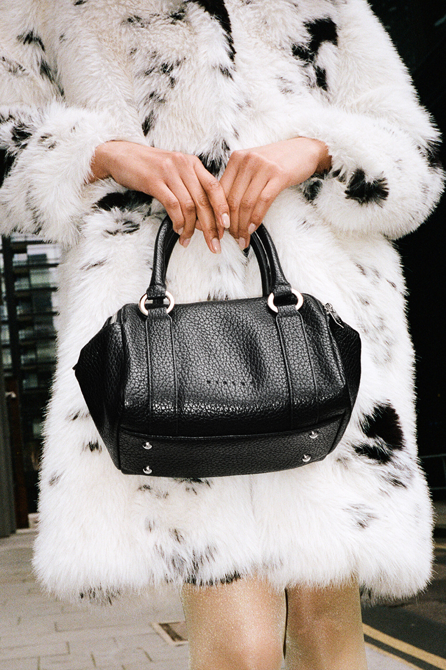 Women's Bags in leather and fabric by Sisley