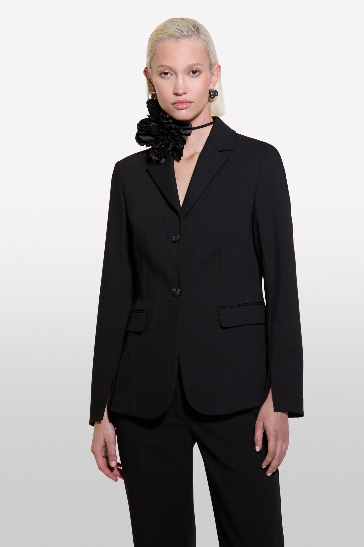 Women's Pants Suits: Elegant and Formal Outfits | Sisley