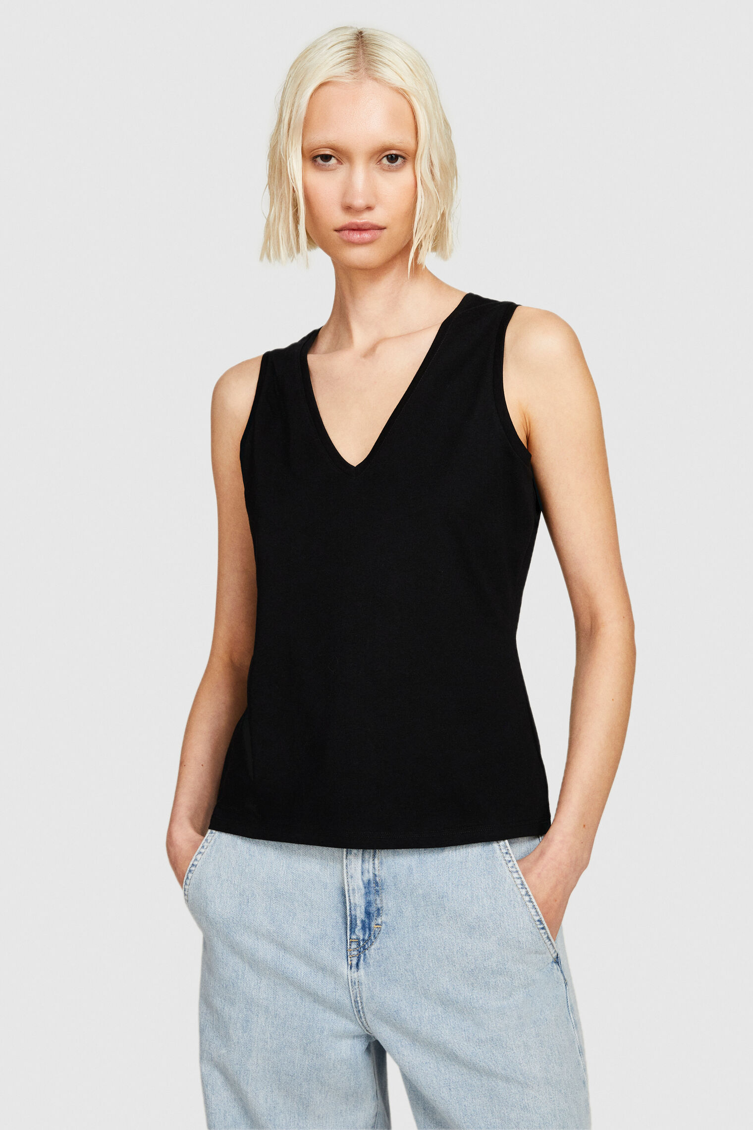 Women's Tops: elegant and casual tank tops | Sisley